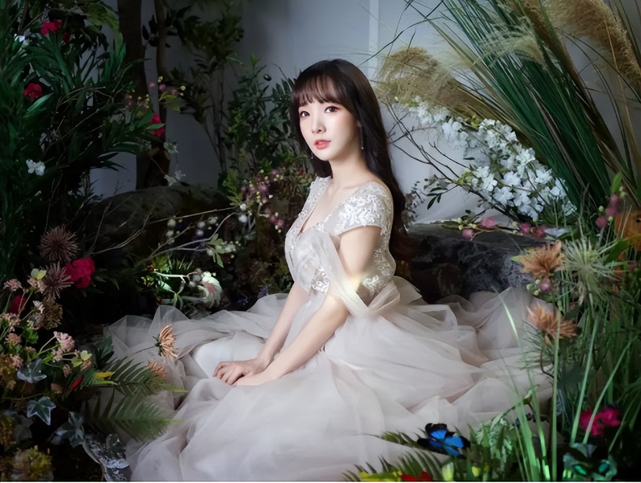 Beauty anchor Zhu Minxi juminhee has a sweet smile and a curvy figure ...