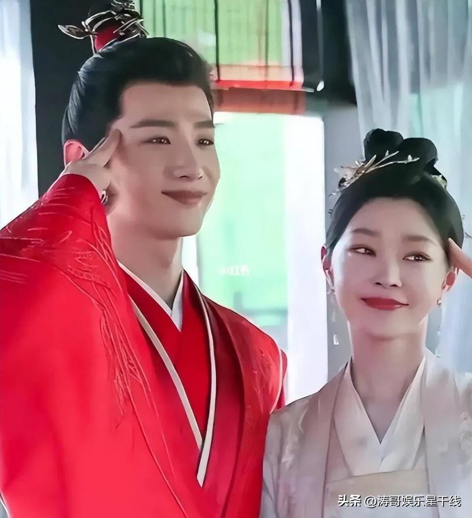Luo Yunxi and Song Yi staged "The Story of Yan Xin" in which they don't know each other without ...