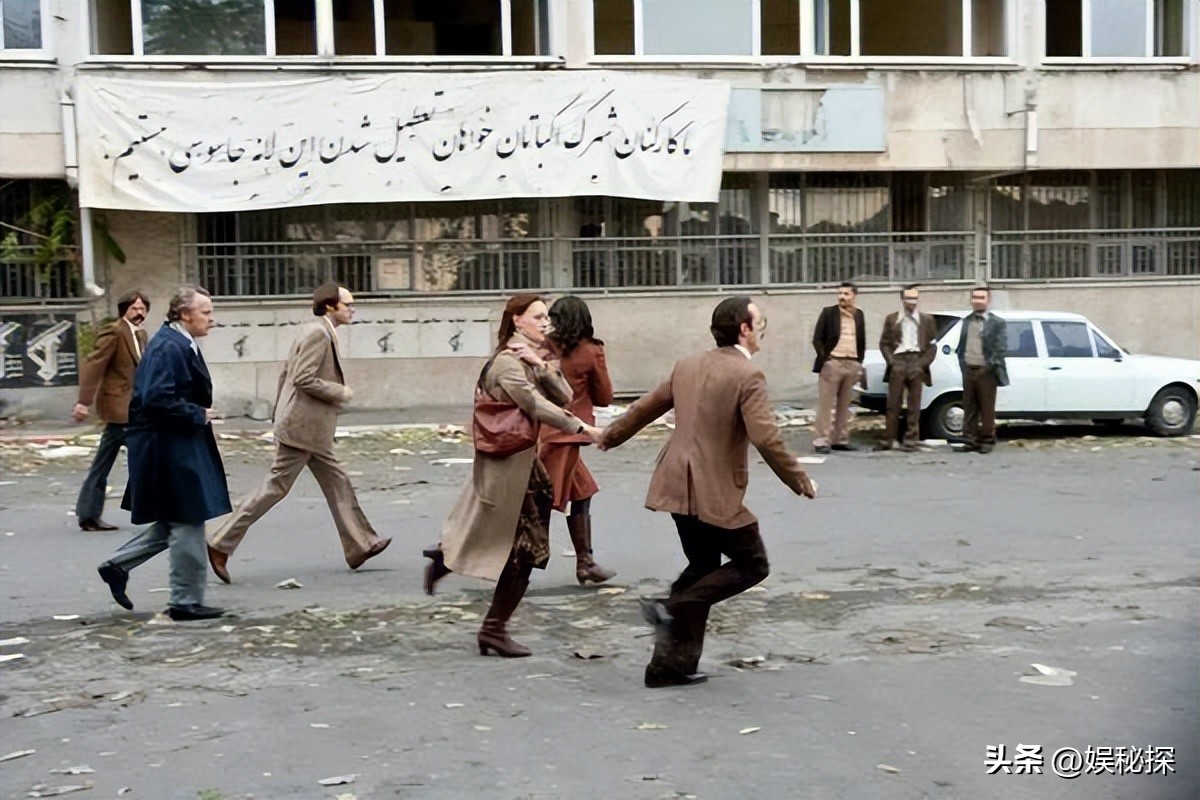 The strategic camouflage and rescue operations in the movie "Escape ...