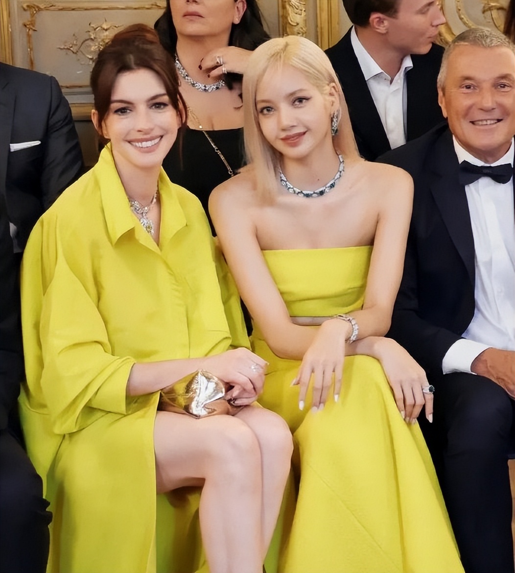 Lisa refused to renew her contract with YG, signed with an American ...