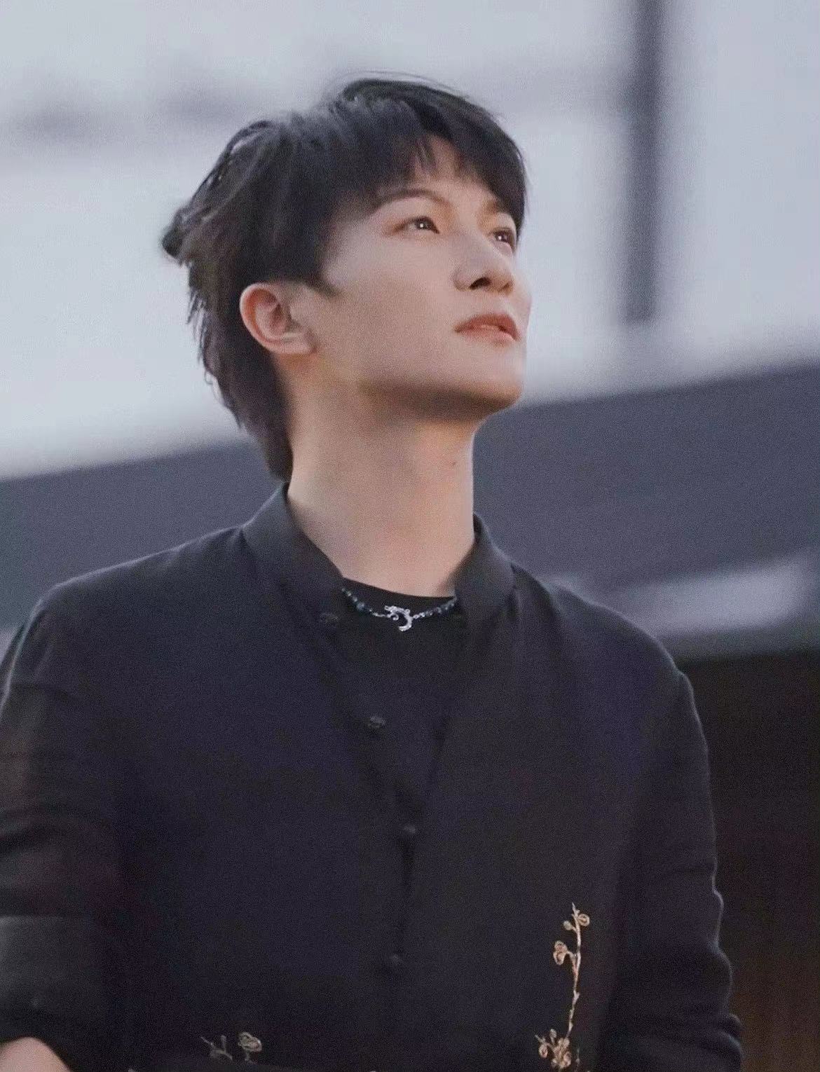 Congratulations to Zhou Shen for winning the "Singer of the Year" in ...