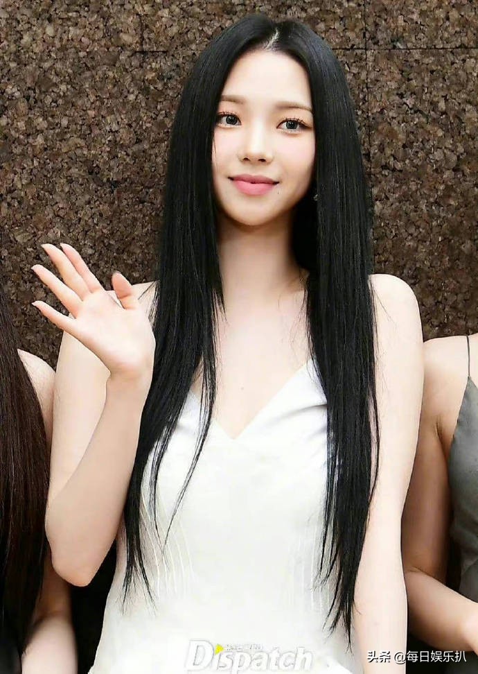 Korean girl group aespa Paris Fashion Week News Photo Liu Zhimin Kim ...