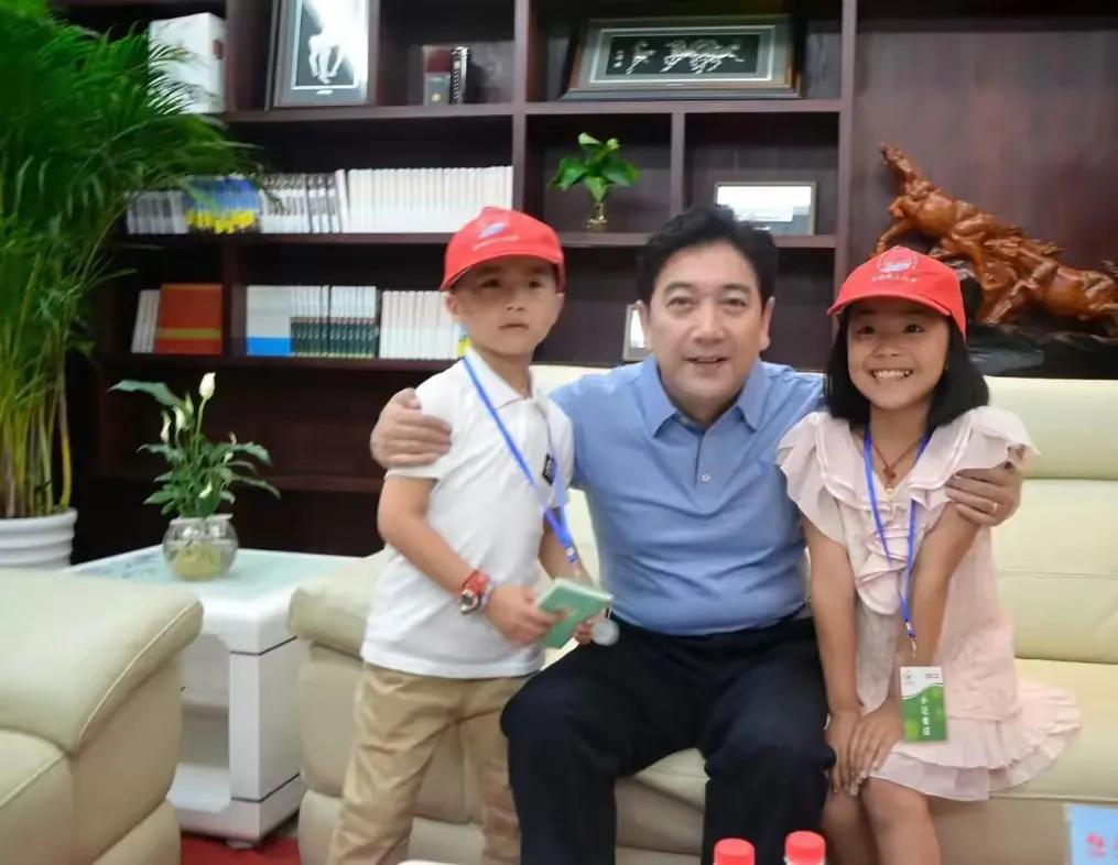 Shui Yishi is beautiful but sad: parents divorced, stepmother gave ...