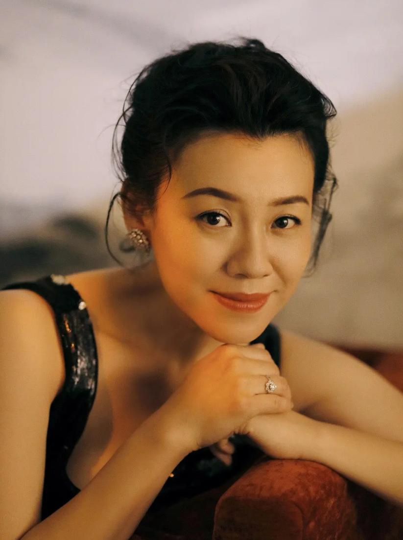 "Jiang Dehua" Liu Lin: She lived with a famous director for 3 years and ...