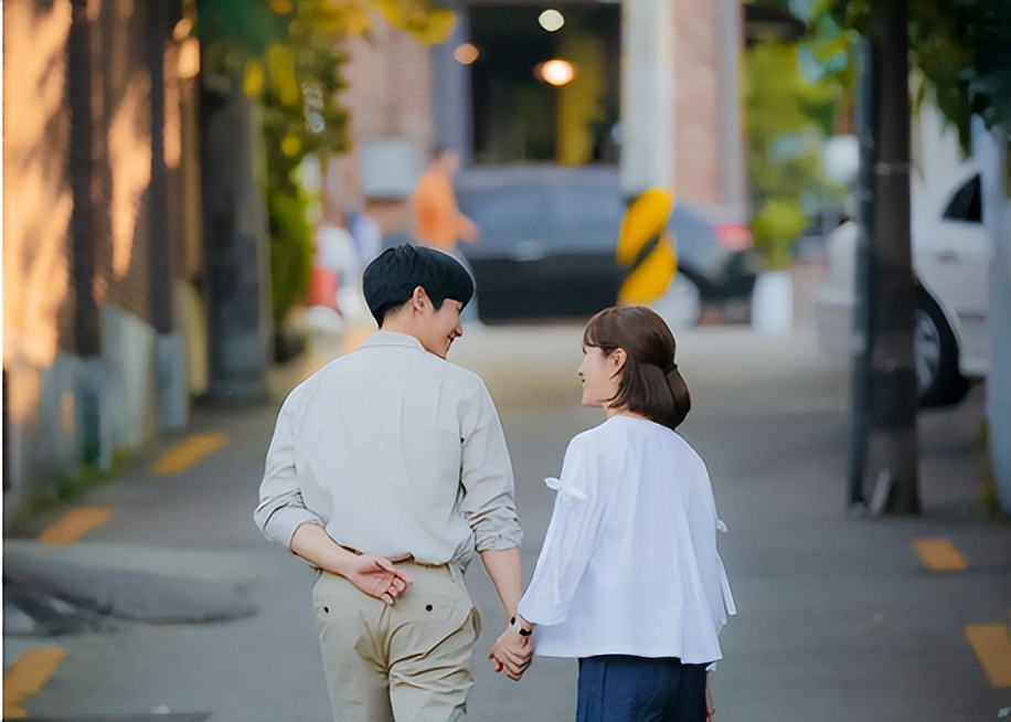 Marital status of middle-aged couples - iNEWS