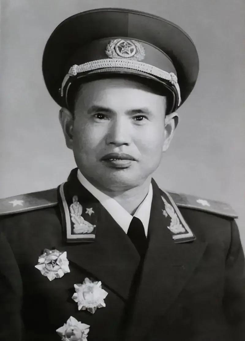The technical general in the founding general - iNEWS