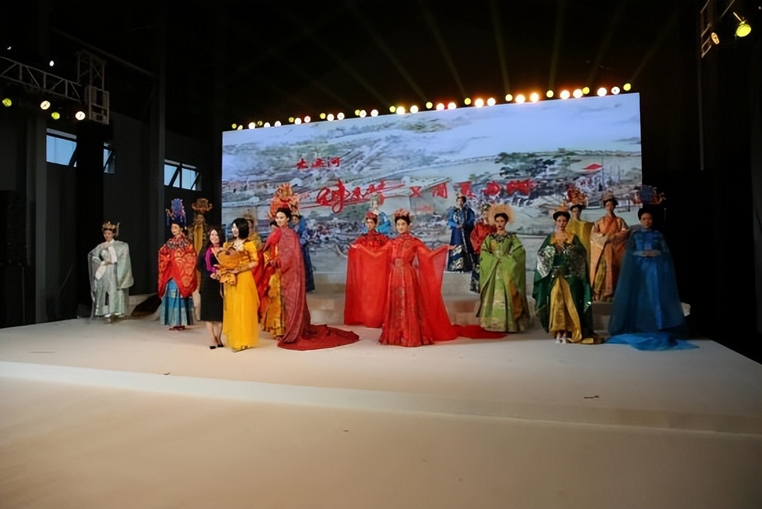 The Grand Canal - Suqin, a Chinese costume designer - iNEWS