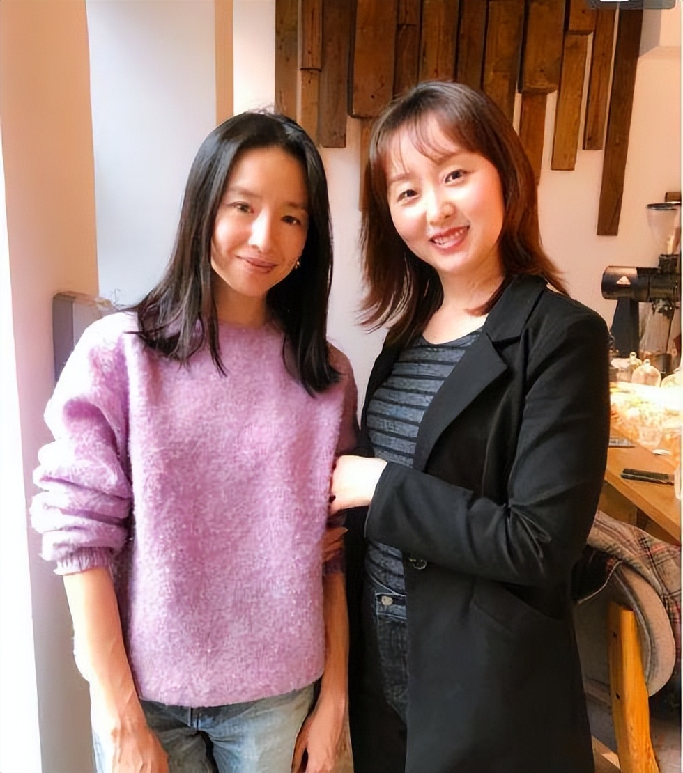 There are "tall face" actresses, I only take these 5, the actual one is ...