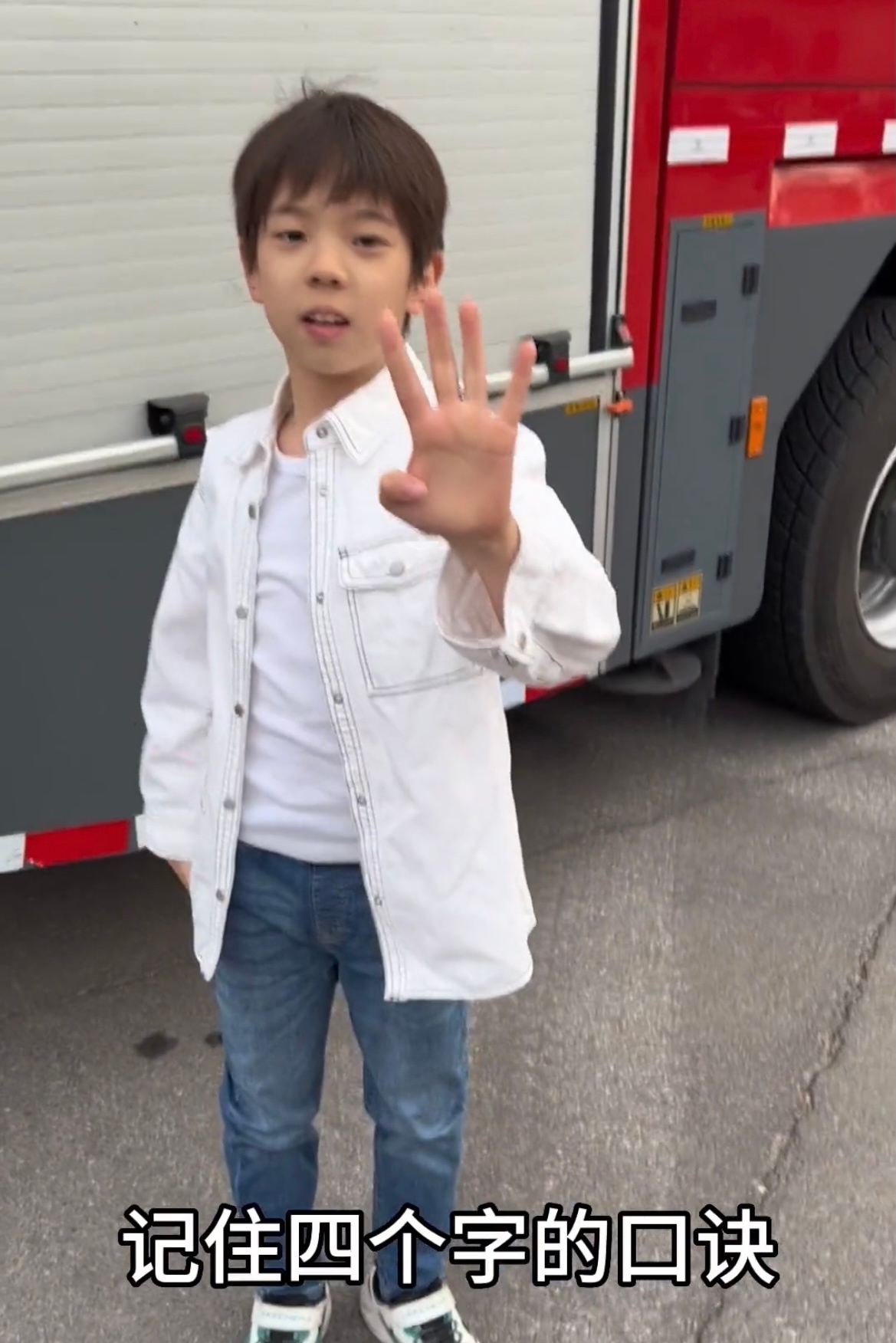 Huo Siyan posted a recent photo of huh, huh, it seems to be an adenoid ...