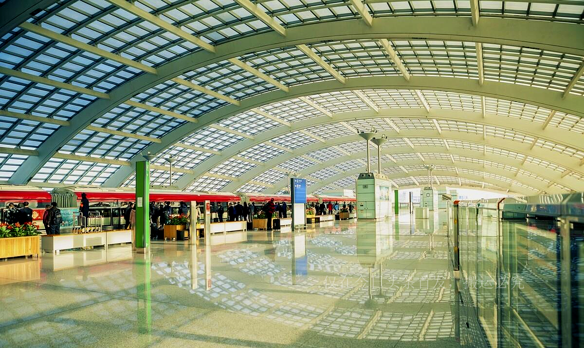 "National Corruptionist" Li Peiying, working during the day and ...