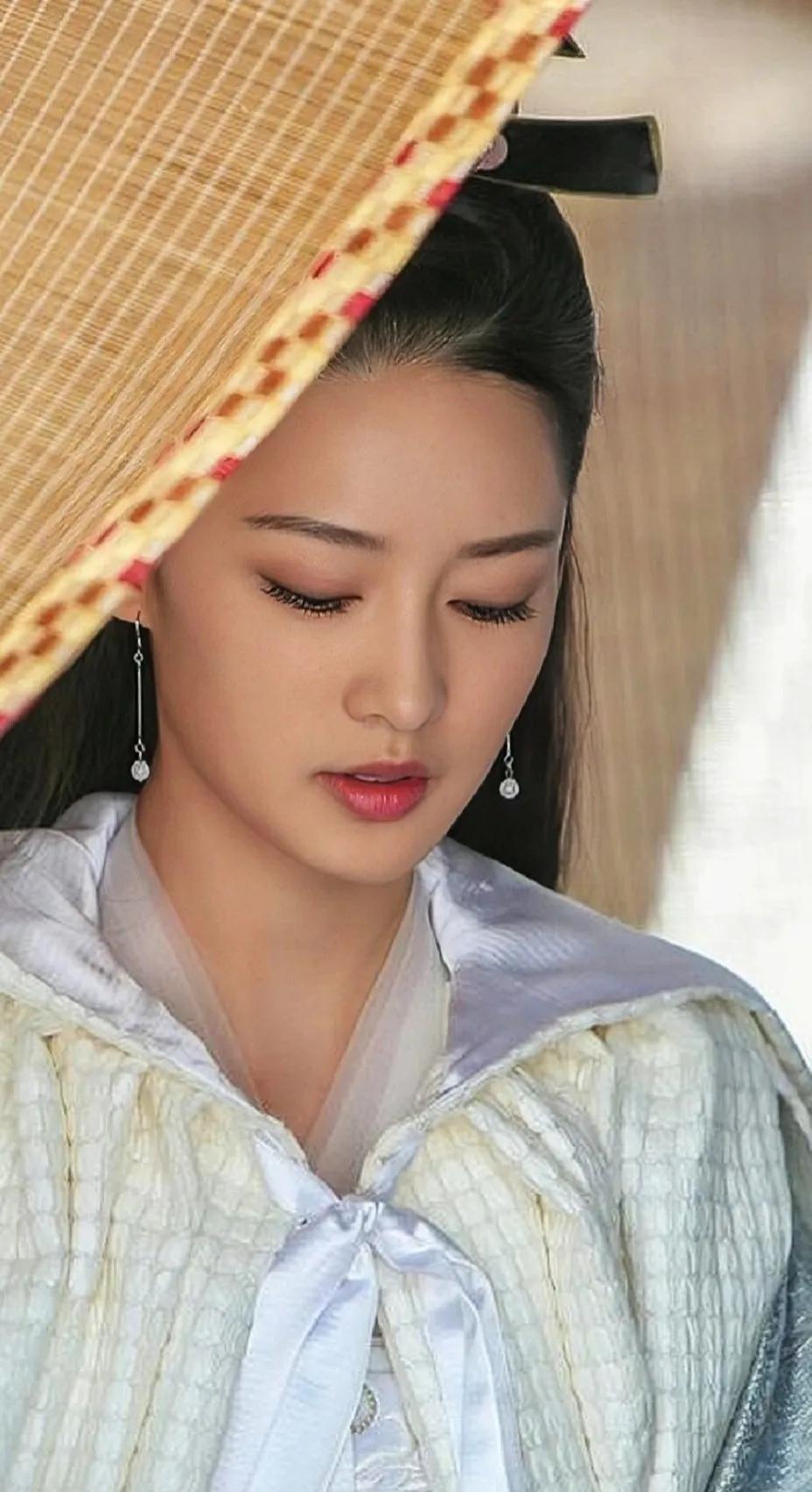 Sharing of beauties in ancient costumes——Li Qinzhi Lin Waner's wardrobe ...