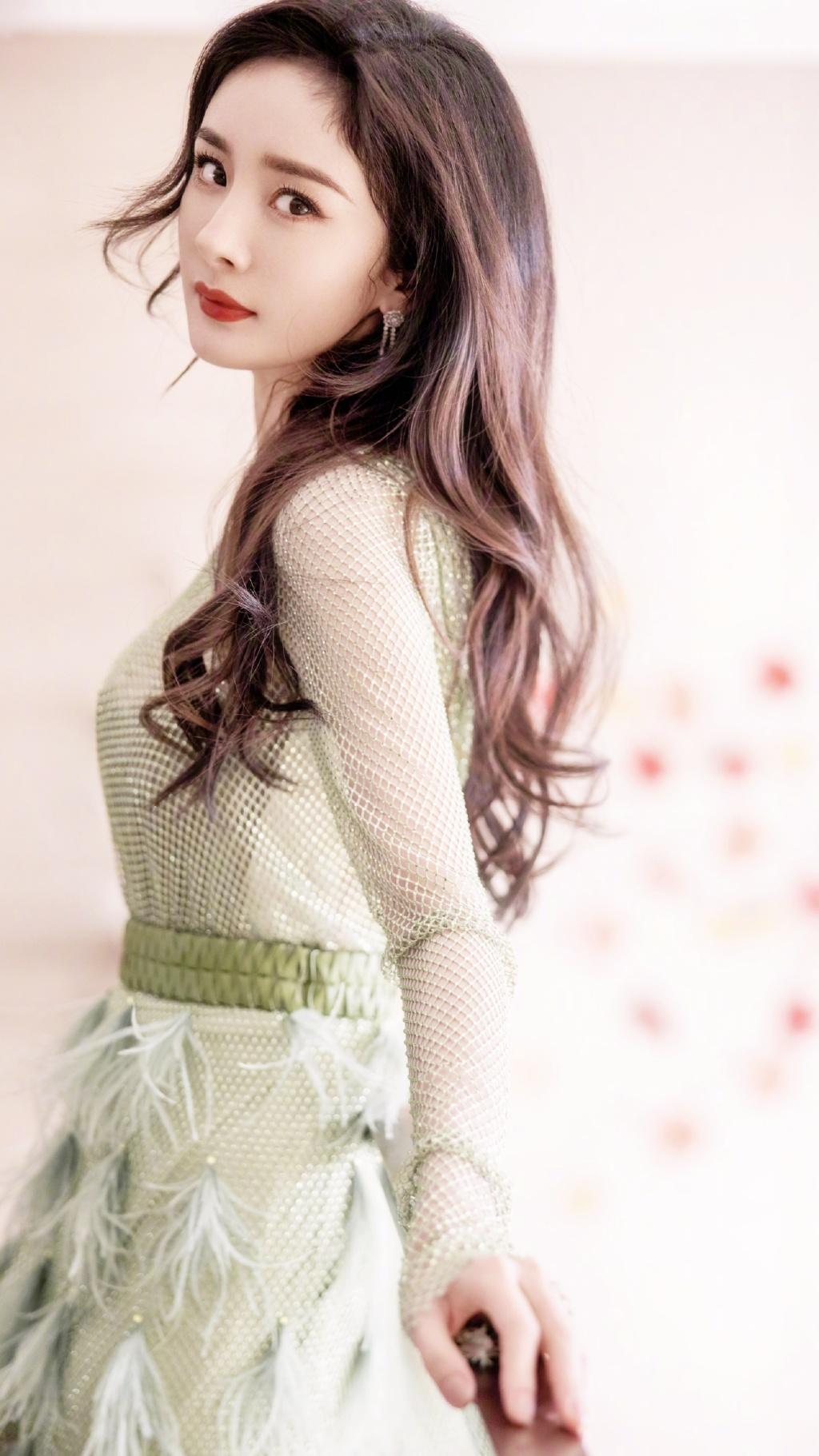 The 50-year-old Huang Haibing is playing the father, and the 45-year ...