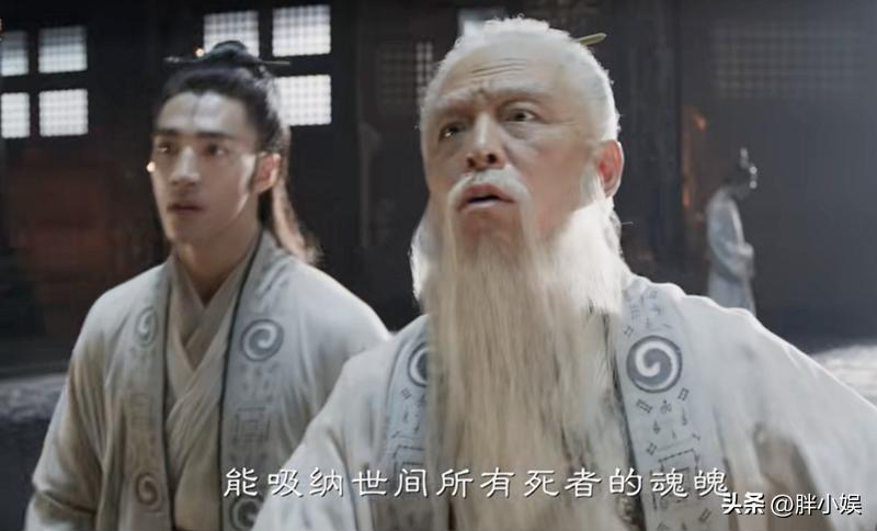 Licking hands and breasts, it's still greasy! As soon as the new ...