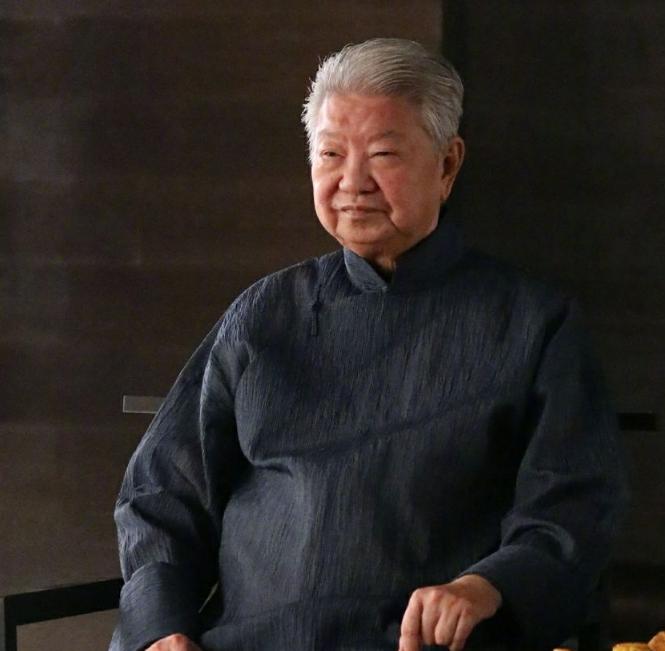 81-year-old Cai Lan broke his femoral head, and he is the only one of ...