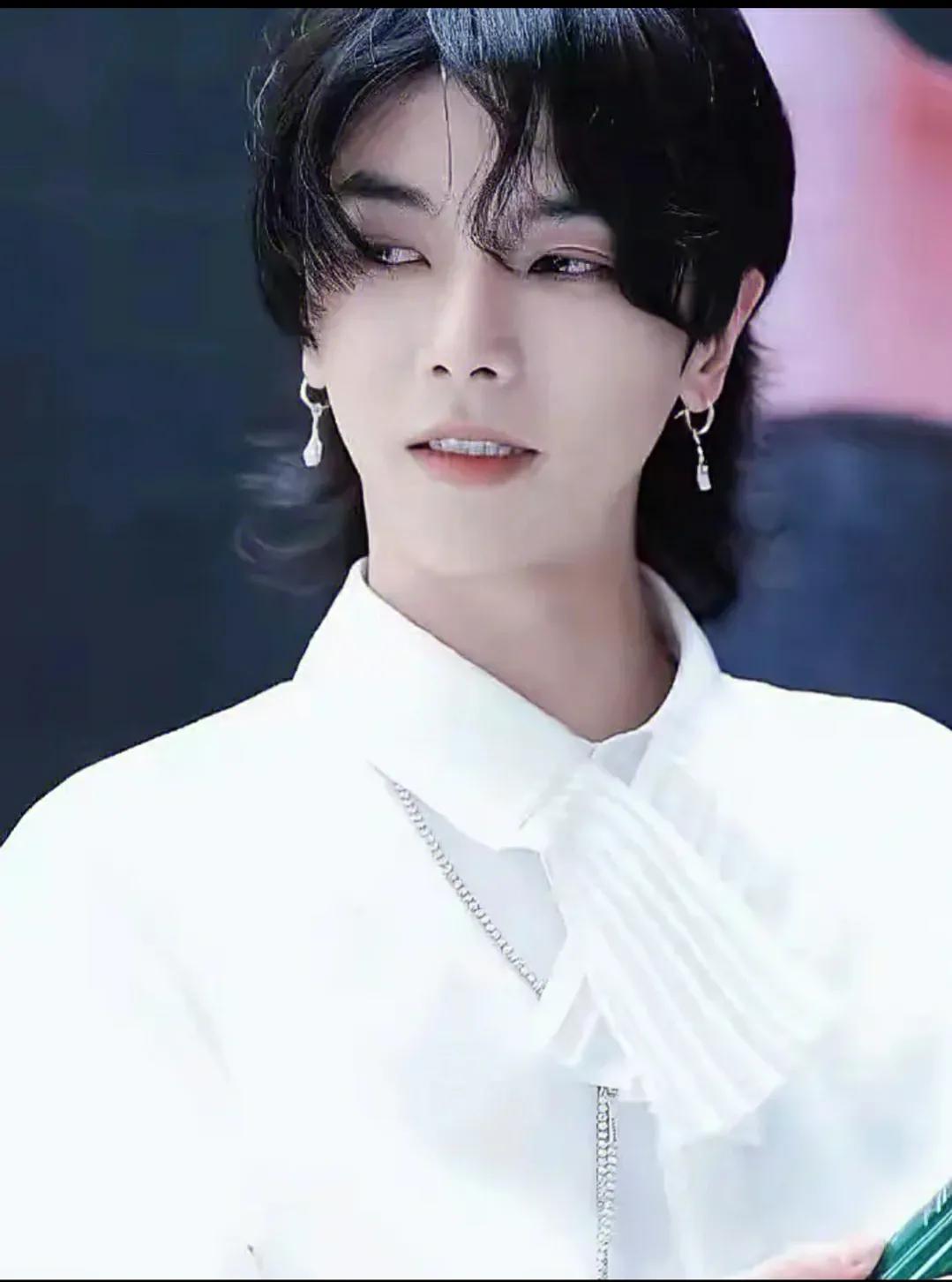 Does Hua Chenyu deserve to be elected singer champion? Netizen: Others ...