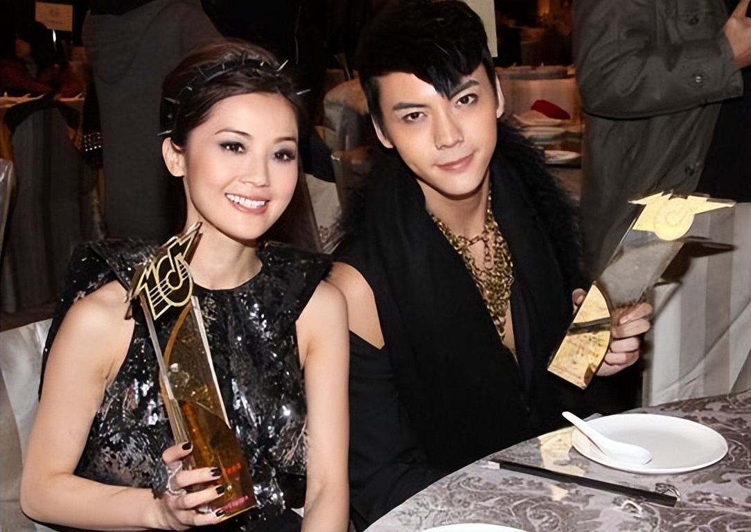 Chen Weiting and He Sui's relationship was suspected to be exposed, and the two went home ...