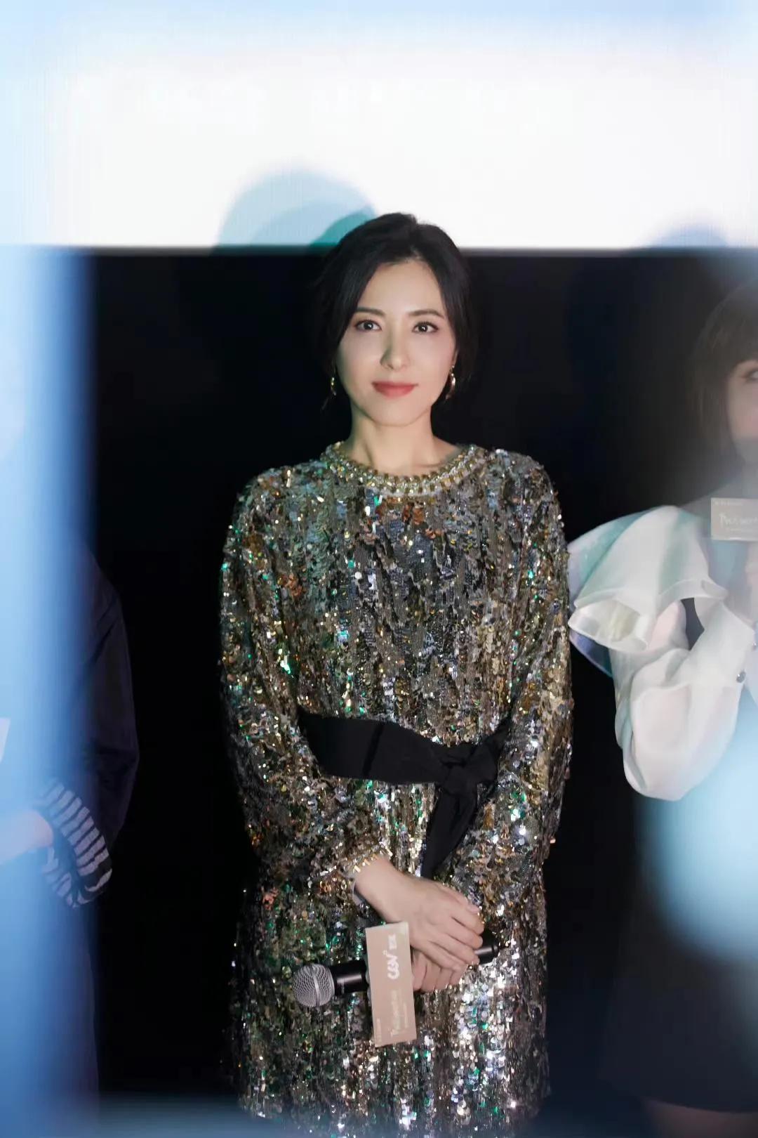 Yin Tao said to Zeng Li, "We are both in our 40s, but we still haven't ...
