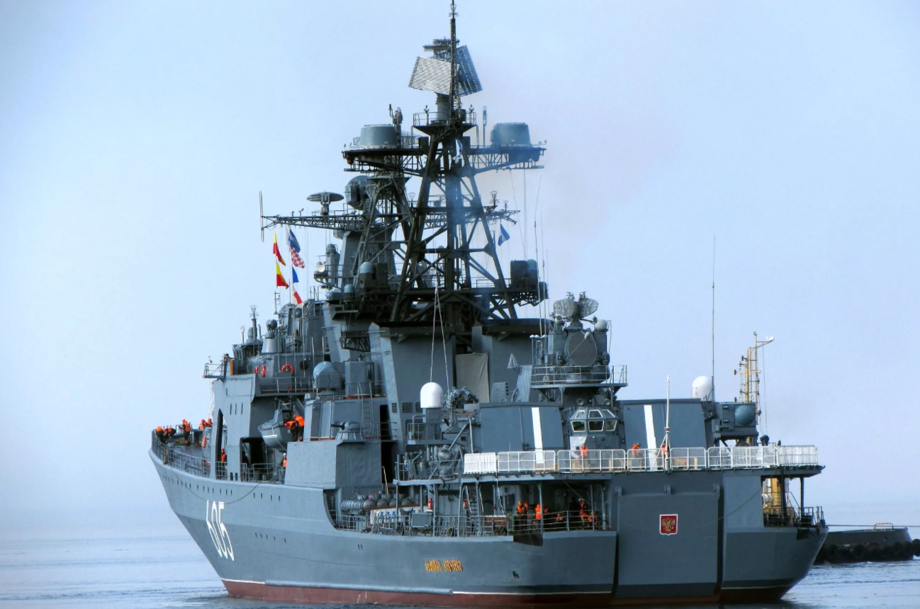 The Russian Dreadnought-class destroyer has strong anti-submarine ...