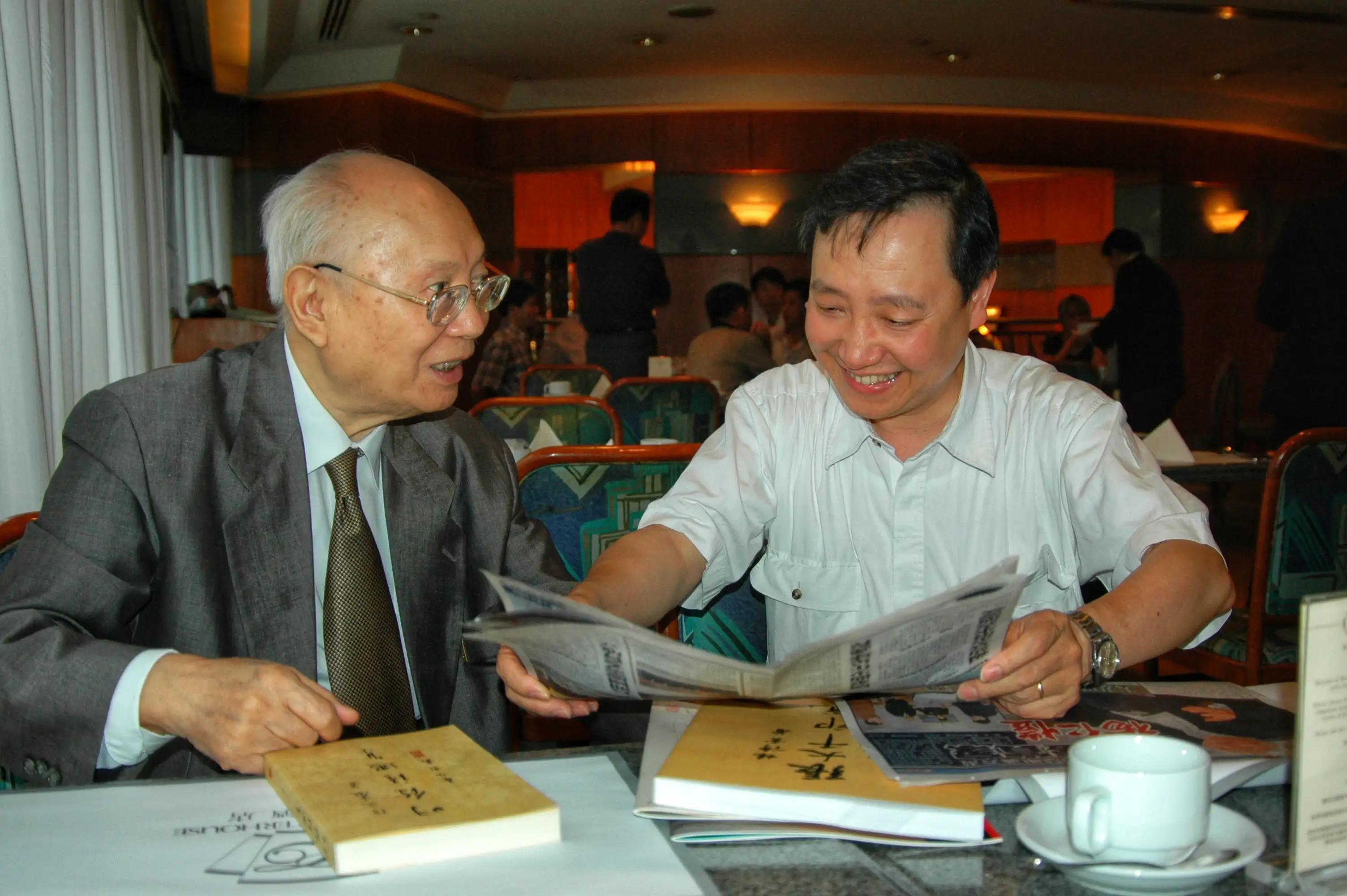 Visiting Celebrities to Seek Support and Feeling Deep Friendship - A ...