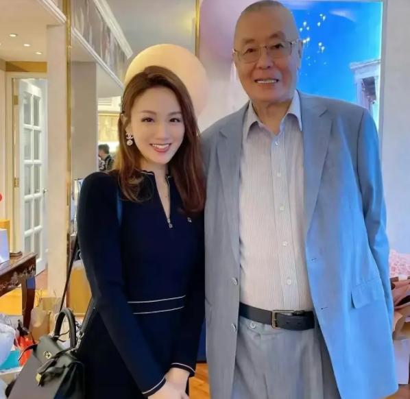 Pianist Liu Shikun had a daughter at the age of 82. He was very excited ...