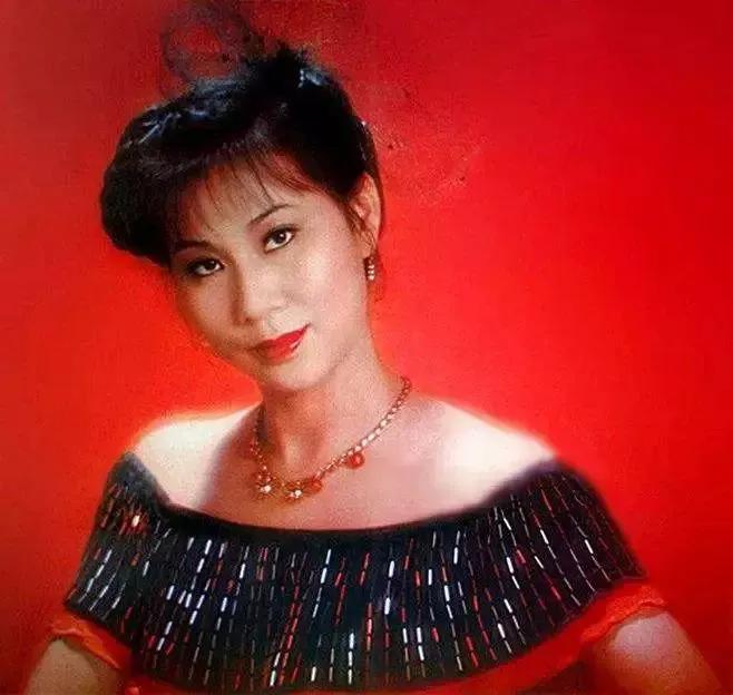 Analysis of the Advantages and Disadvantages of Singer Xi Xiulan's ...