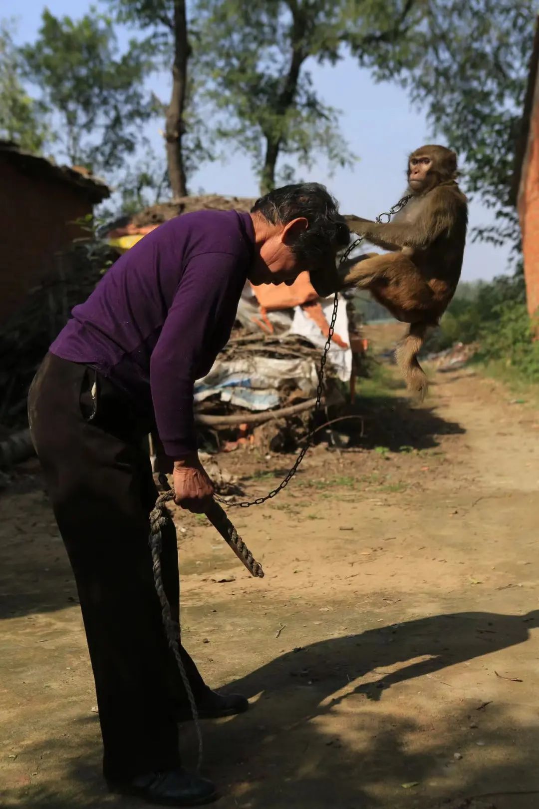 The Monkey Man, and the Last Legend on the Rivers and Lakes - iNEWS