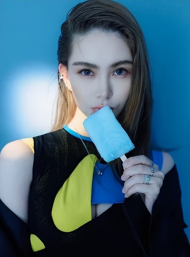 Kunling announced her return to show a good figure one month after ...