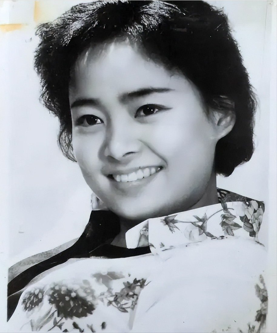 Zhang Yu: She became popular with "Love on Mount Lu" and abandoned her ...