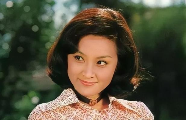 Zhen Zhen: Lin Qingxia's idol, first married to Patrick Tse, second ...