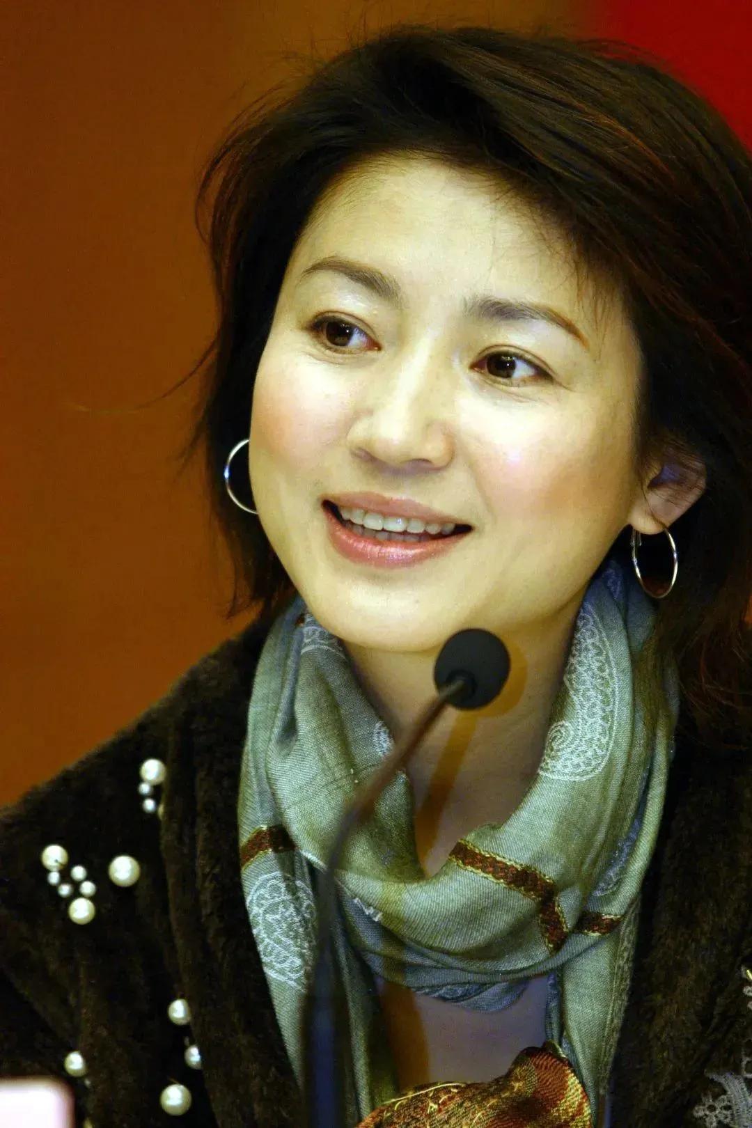 CCTV host - Wang Xiaoya - iNEWS