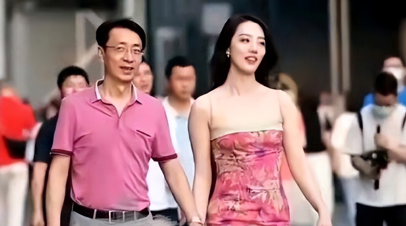 Dong Sijin has changed her style! From passionate and hot to graceful ...