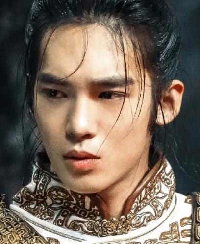 Plastic surgery? Yu Shi's old photos were exposed, Yamane's sunken ...