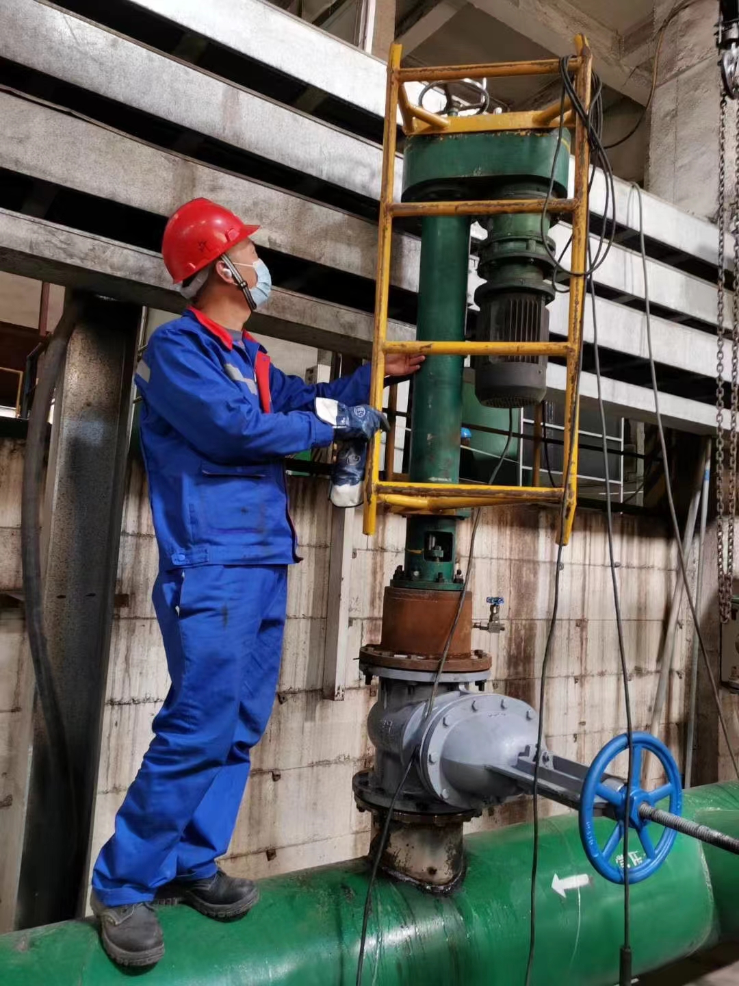 What should be paid attention to in the operation of opening and ...