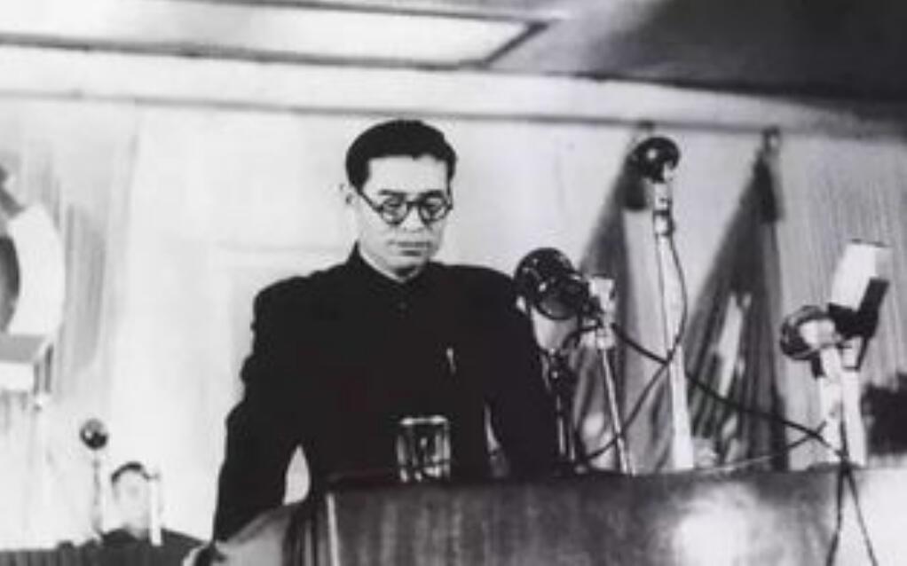 In 1953, Gao Gang hosted a high-profile banquet for Chen Geng in an ...