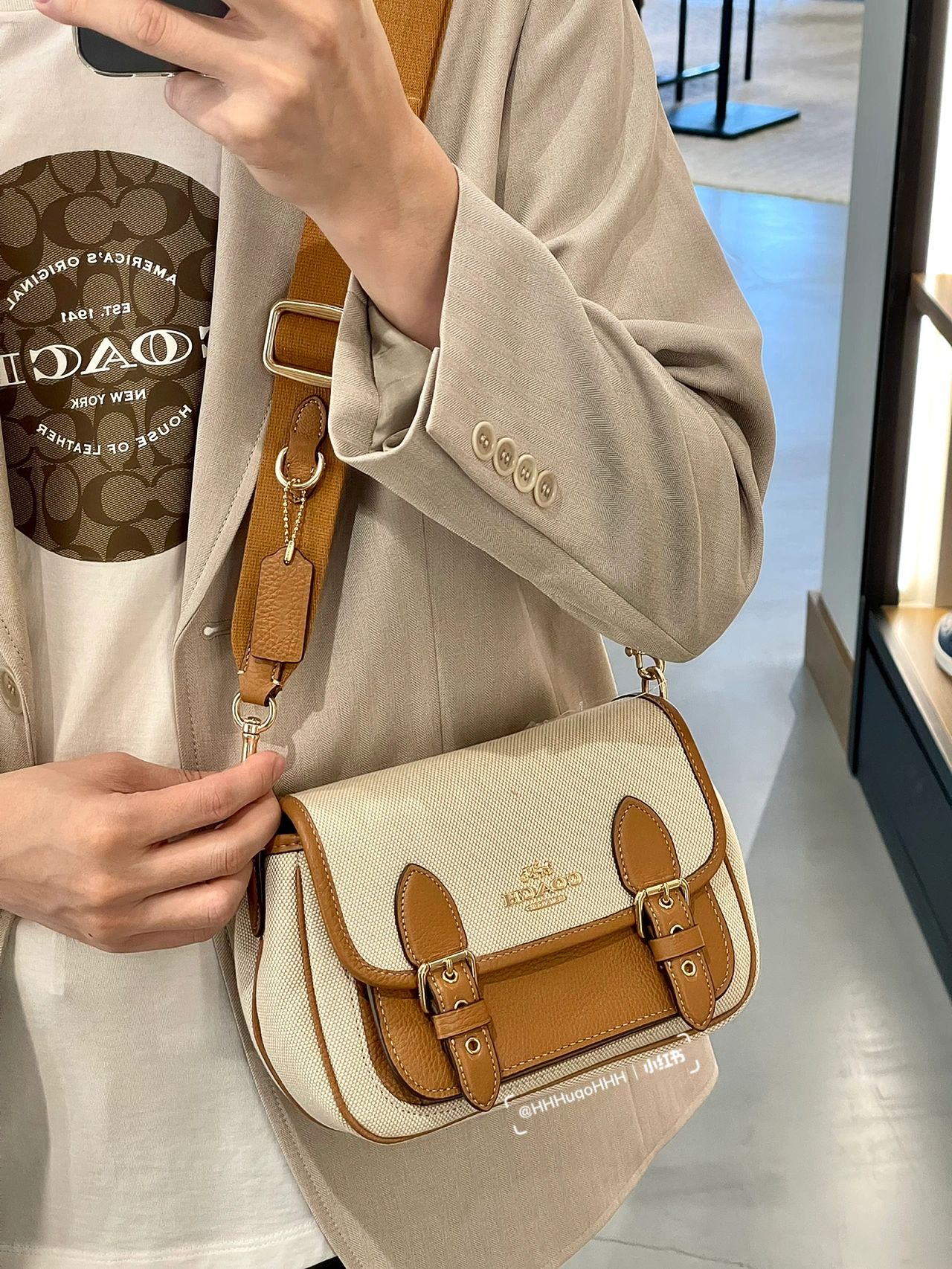 The COACH Lucy messenger bag is too elegant and tasteful - iNEWS