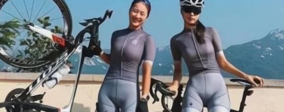 Beautiful women love to ride. Although their thighs look thick, they ...