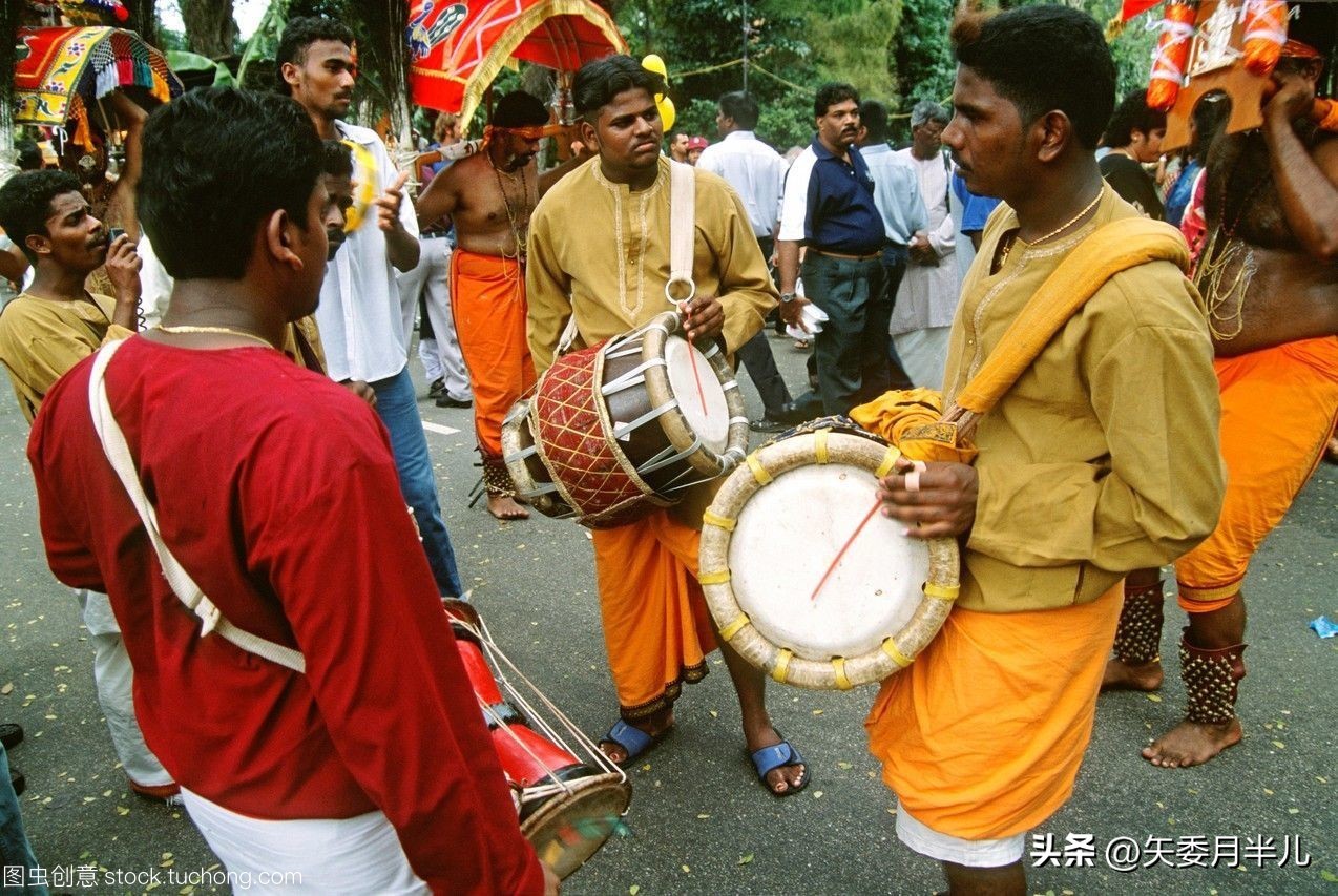 Exotic culture: don't touch me with your left hand - iNEWS