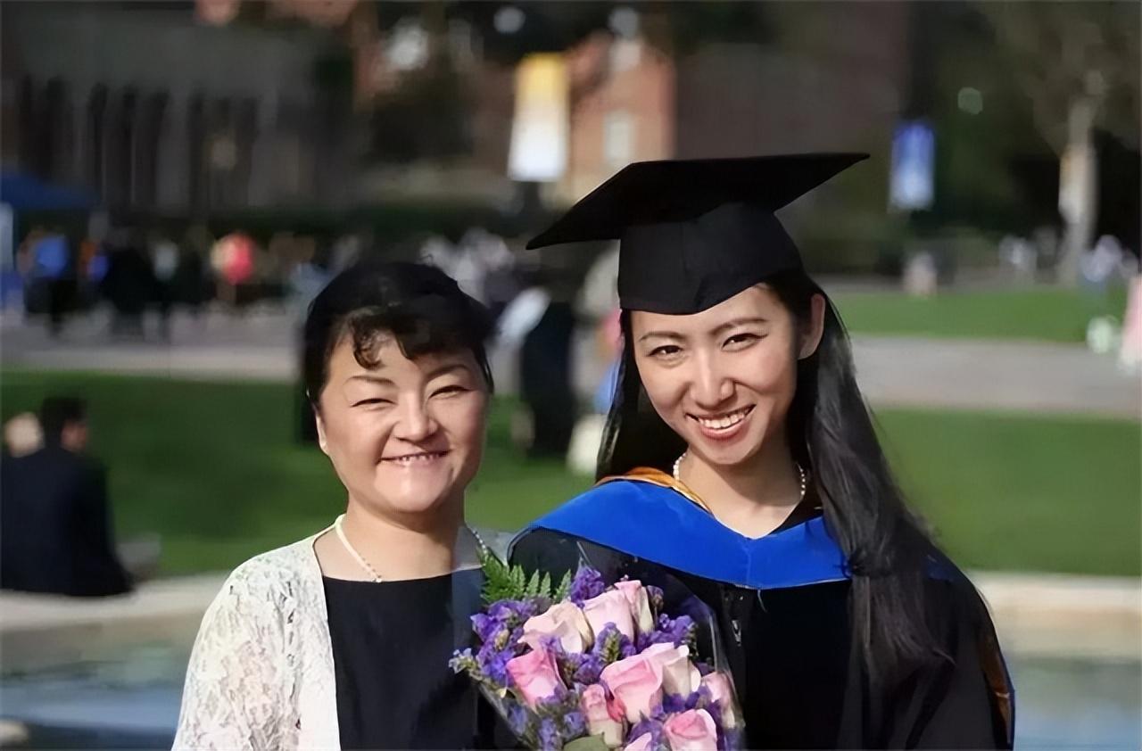 Li Yinuo: 18-year-old admitted to Tsinghua University, 33-year-old with ...