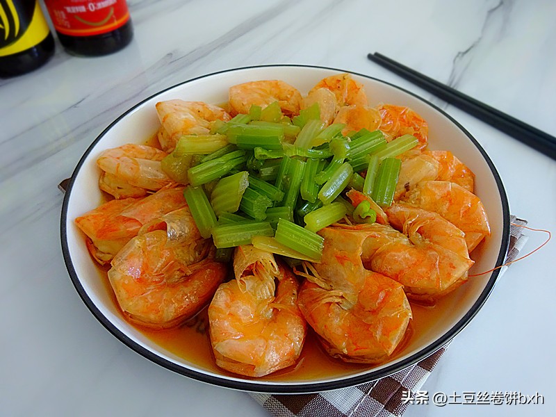 There are many benefits to eating shrimp in autumn. Don't boil it and ...