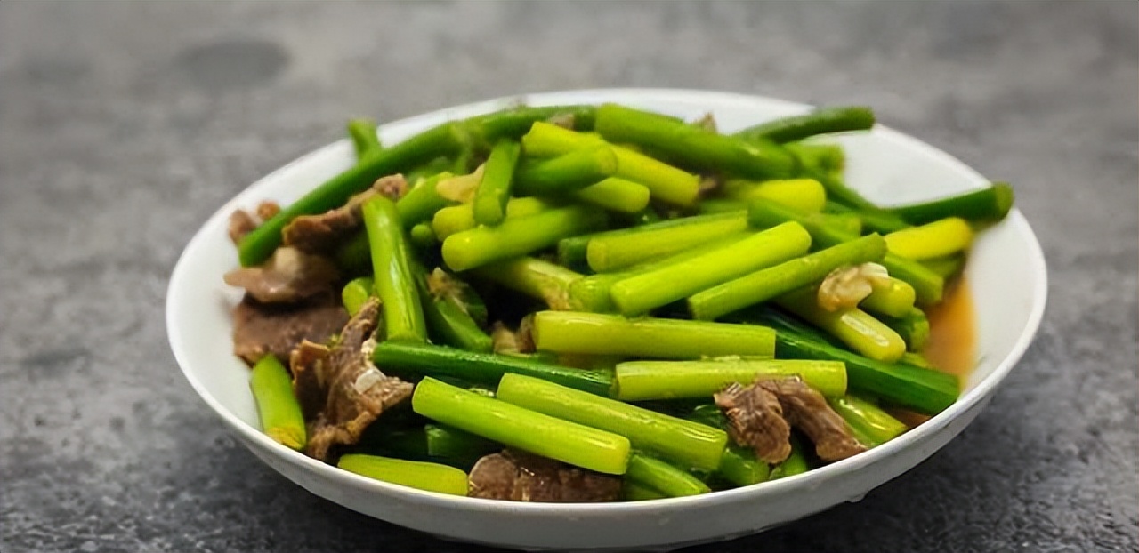 Fried garlic moss, only blanching is a layman, add one more thing, the ...