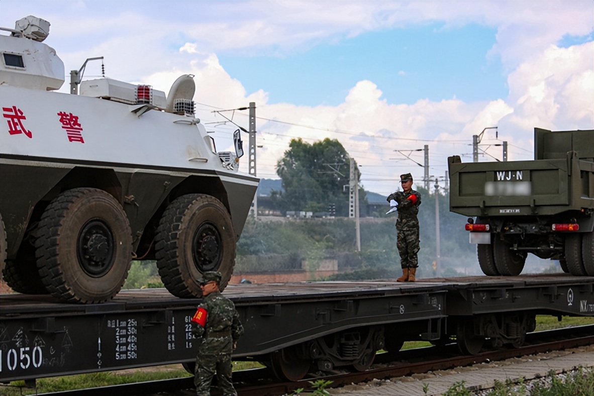 Rail loading training improves troop transport and delivery ...