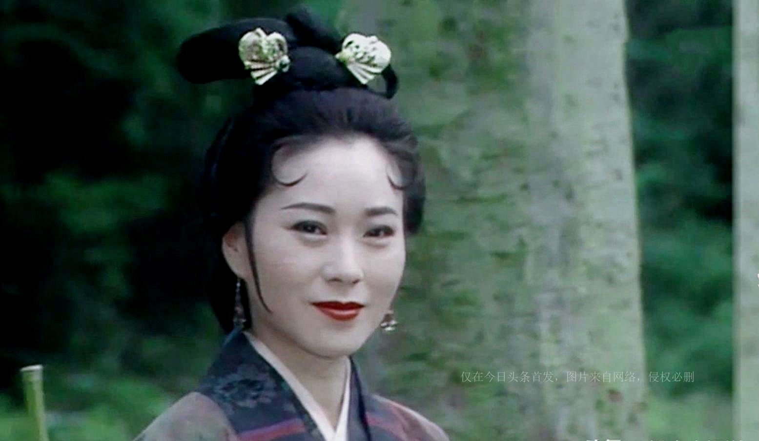 Ye Zi Mei stunned the audience. On the 65th birthday of "Huang Rong ...