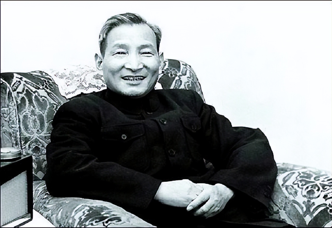 In 1994, Chen Yun received an urgent letter from Lin Biao's daughter, in which he made two ...