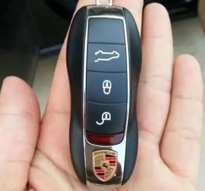 A fake key is implicated in a shocking scam, and the boyfriend's ...