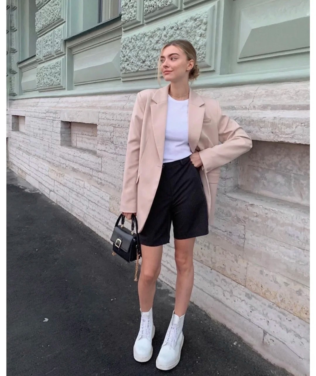 4 types of clothes that you should not buy this spring, it is a waste ...