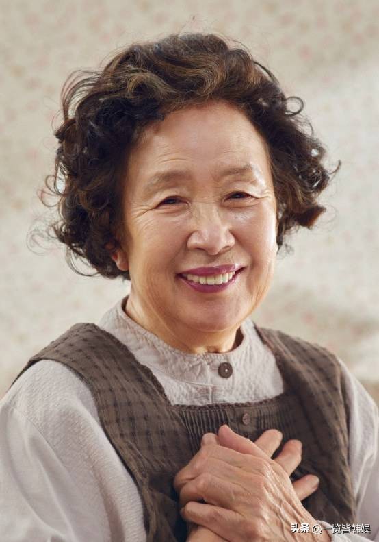 Luo Wenji is over 80 years old and still filming, cooperating with her ...