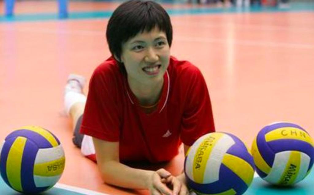 Marriage is ups and downs, career is smooth, Zhou Suhong intends to be at the office level, and ...