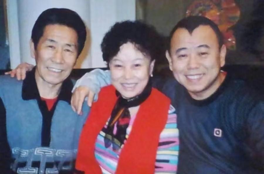 Pan Changjiang: The river in front of the old artist's gate is ...