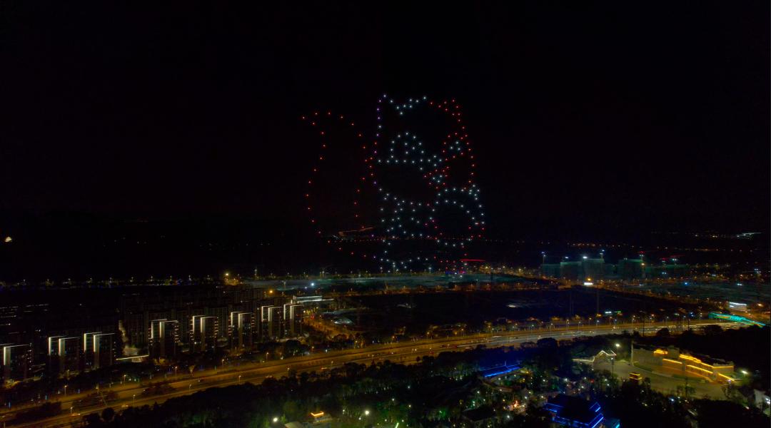 Full of childlike fun!A dreamy drone show starry sky show is about to ...