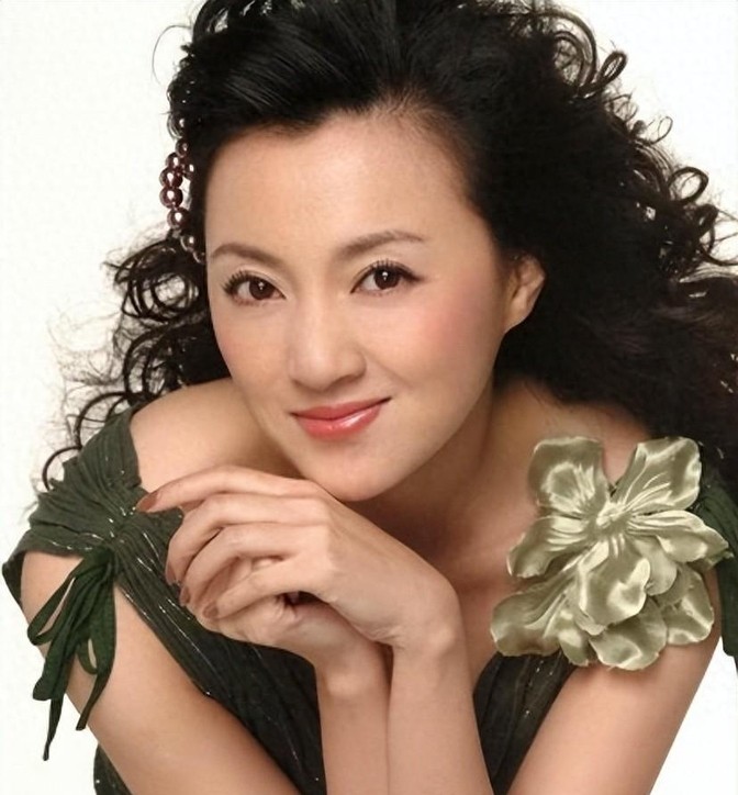 Spring Festival Gala goddess fell into a mental hospital? Jin Yuting was hit hard by rumors! Guo ...